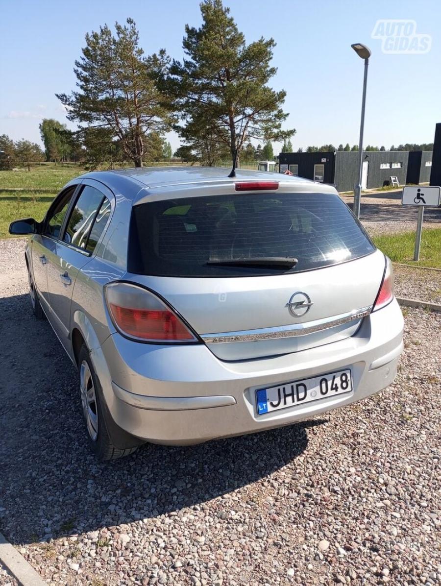 Pelēks Opel Astra 2004 Klaipėda, ar dzinēja tilpumu 1.70 L un nobraukumu 286 tūkst. km par 1250 €, foto 10 vietnē AUTOMOTO.COM.LV