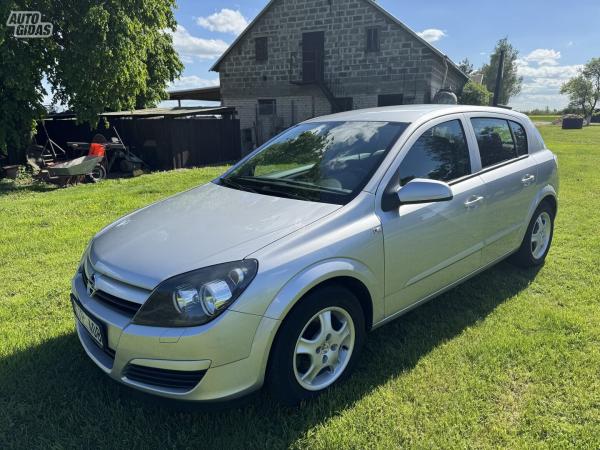 Pelēks Opel Astra 2004 Marijampole, ar dzinēja tilpumu 1.60 L un nobraukumu 364 tūkst. km par 1200 €, foto 1 vietnē AUTOMOTO.COM.LV