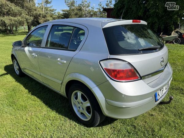 Pelēks Opel Astra 2004 Marijampole, ar dzinēja tilpumu 1.60 L un nobraukumu 364 tūkst. km par 1200 €, foto 4 vietnē AUTOMOTO.COM.LV