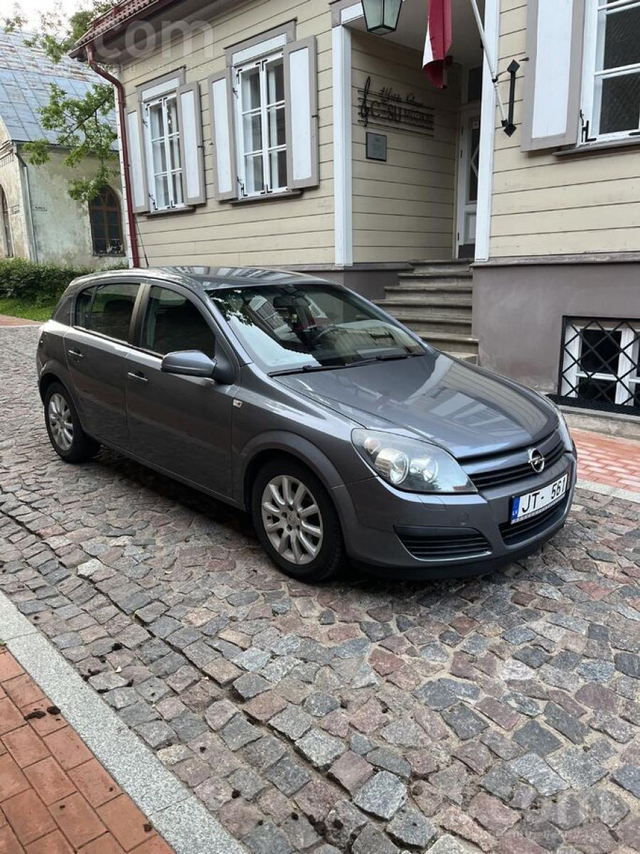 Pelēks Opel Astra 2004 Cēsis, ar dzinēja tilpumu 1.60 L un nobraukumu 335 tūkst. km par 1300 €, foto 3 vietnē AUTOMOTO.COM.LV