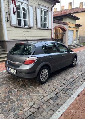 Pelēks Opel Astra 2004 Cēsis, ar dzinēja tilpumu 1.60 L un nobraukumu 335 tūkst. km par 1300 €, foto 4 vietnē AUTOMOTO.COM.LV