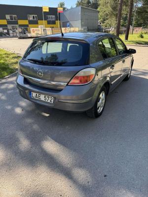 Grey Opel Astra 2004 in Kazlu Ruda, with an engine capacity of 1.60 L and mileage of 266 thousand km for 1050 €, photo 7 on AUTOMOTO.COM.LV