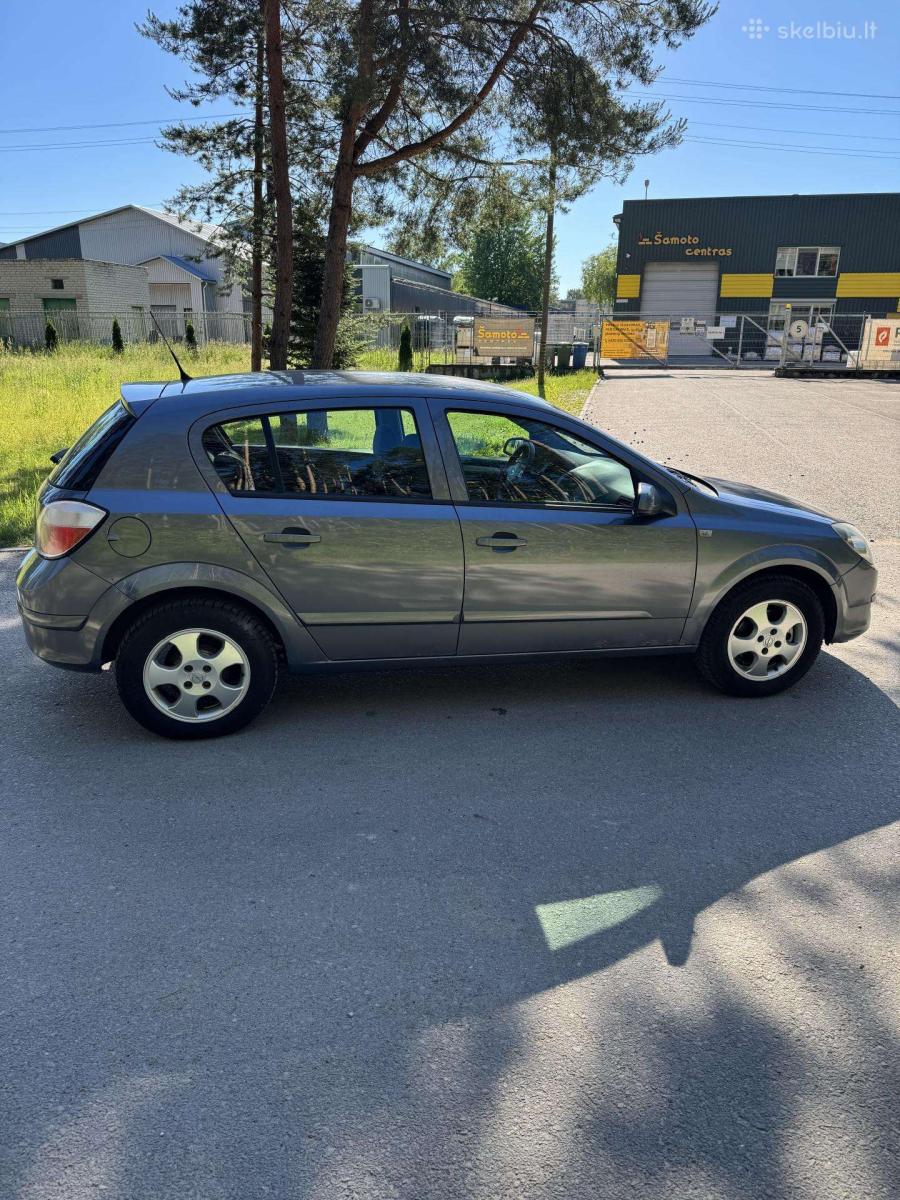 Grey Opel Astra 2004 in Kazlu Ruda, with an engine capacity of 1.60 L and mileage of 266 thousand km for 1050 €, photo 8 on AUTOMOTO.COM.LV