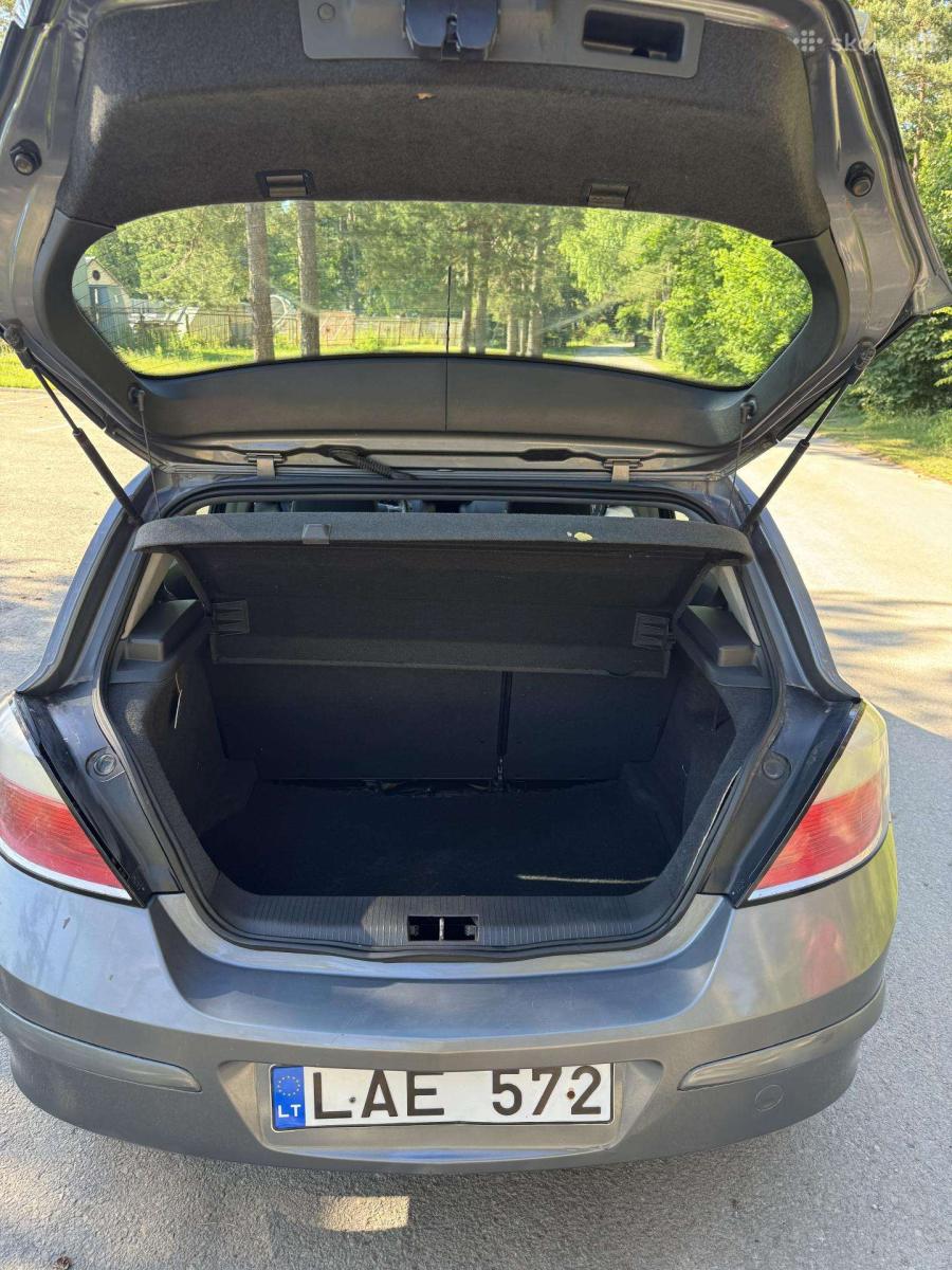 Grey Opel Astra 2004 in Kazlu Ruda, with an engine capacity of 1.60 L and mileage of 266 thousand km for 1050 €, photo 13 on AUTOMOTO.COM.LV
