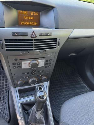 Grey Opel Astra 2004 in Kazlu Ruda, with an engine capacity of 1.60 L and mileage of 266 thousand km for 1050 €, photo 19 on AUTOMOTO.COM.LV
