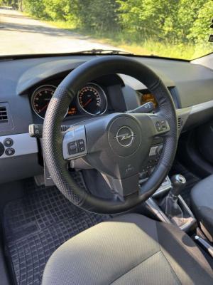Grey Opel Astra 2004 in Kazlu Ruda, with an engine capacity of 1.60 L and mileage of 266 thousand km for 1050 €, photo 20 on AUTOMOTO.COM.LV