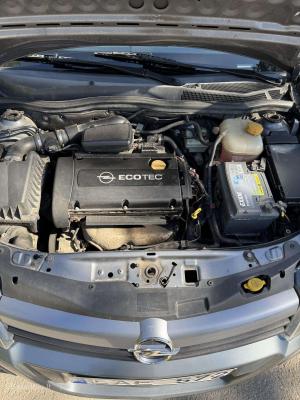Grey Opel Astra 2004 in Kazlu Ruda, with an engine capacity of 1.60 L and mileage of 266 thousand km for 1050 €, photo 21 on AUTOMOTO.COM.LV