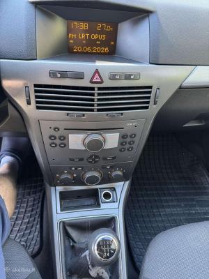 Grey Opel Astra 2004 in Kazlu Ruda, with an engine capacity of 1.60 L and mileage of 266 thousand km for 1050 €, photo 31 on AUTOMOTO.COM.LV