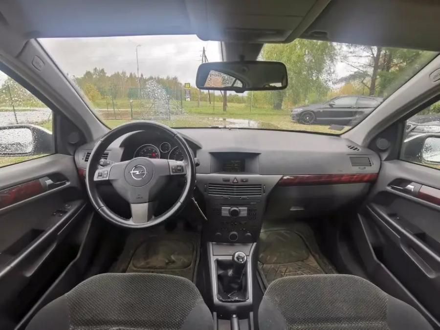 Pelēks Opel Astra 2004 Kuldīga, ar dzinēja tilpumu 1.80 L un nobraukumu 273 tūkst. km par 520 €, foto 6 vietnē AUTOMOTO.COM.LV