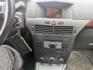 Pelēks Opel Astra 2004 Kuldīga, ar dzinēja tilpumu 1.80 L un nobraukumu 273 tūkst. km par 520 €, foto 8 vietnē AUTOMOTO.COM.LV