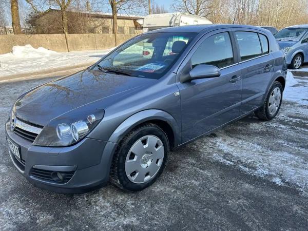 Grey Opel Astra 2004 in Limbazi, with an engine capacity of 1.70 L and mileage of 289 thousand km for 850 €, photo 1 on AUTOMOTO.COM.LV