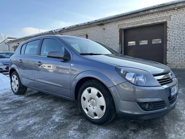 Grey Opel Astra 2004 in Limbazi, with an engine capacity of 1.70 L and mileage of 289 thousand km for 850 €, photo 3 on AUTOMOTO.COM.LV