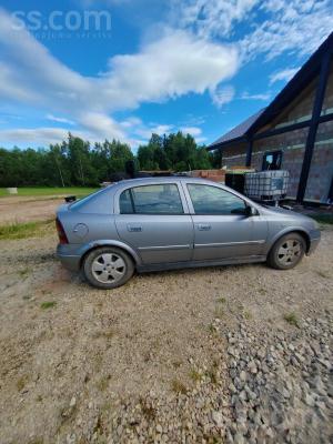 Pelēks Opel Astra 2004 Rīga, ar dzinēja tilpumu 1.70 L un nobraukumu 216 tūkst. km par 300 €, foto 4 vietnē AUTOMOTO.COM.LV