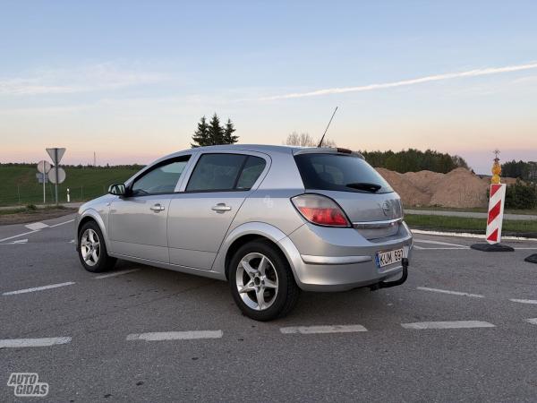Grey Opel Astra 2004 in Ariogala, with an engine capacity of 1.70 L and mileage of 250 thousand km for 600 €, photo 3 on AUTOMOTO.COM.LV