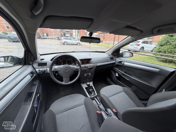 Grey Opel Astra 2004 in Ariogala, with an engine capacity of 1.70 L and mileage of 250 thousand km for 600 €, photo 4 on AUTOMOTO.COM.LV