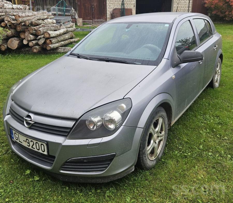 Pelēks Opel Astra 2004 Alūksne, ar dzinēja tilpumu 1.70 L un nobraukumu 305 tūkst. km par 1200 €, foto 1 vietnē AUTOMOTO.COM.LV