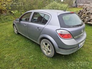 Pelēks Opel Astra 2004 Alūksne, ar dzinēja tilpumu 1.70 L un nobraukumu 305 tūkst. km par 1200 €, foto 4 vietnē AUTOMOTO.COM.LV