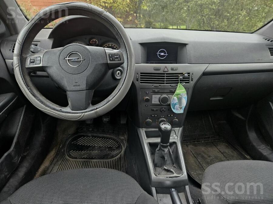 Pelēks Opel Astra 2004 Alūksne, ar dzinēja tilpumu 1.70 L un nobraukumu 305 tūkst. km par 1200 €, foto 5 vietnē AUTOMOTO.COM.LV