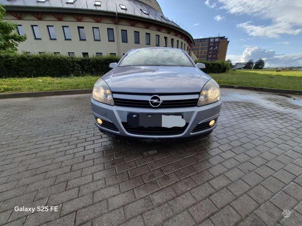 Pelēks Opel Astra 2004 Kauņa, ar dzinēja tilpumu 1.60 L un nobraukumu 234 tūkst. km par 700 €, foto 3 vietnē AUTOMOTO.COM.LV