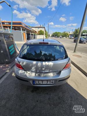 Pelēks Opel Astra 2004 Kauņa, ar dzinēja tilpumu 1.70 L un nobraukumu 355 tūkst. km par 499 €, foto 13 vietnē AUTOMOTO.COM.LV