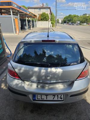 Pelēks Opel Astra 2004 Kauņa, ar dzinēja tilpumu 1.70 L un nobraukumu 355 tūkst. km par 499 €, foto 14 vietnē AUTOMOTO.COM.LV