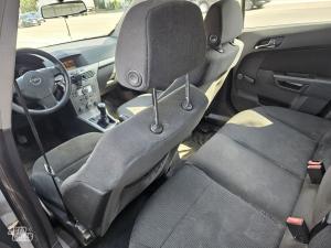 Pelēks Opel Astra 2004 Kauņa, ar dzinēja tilpumu 1.70 L un nobraukumu 355 tūkst. km par 499 €, foto 22 vietnē AUTOMOTO.COM.LV
