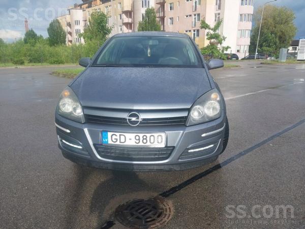 Pelēks Opel Astra 2004 Jelgava, ar dzinēja tilpumu 1.70 L un nobraukumu 315 tūkst. km par 1250 €, foto 2 vietnē AUTOMOTO.COM.LV