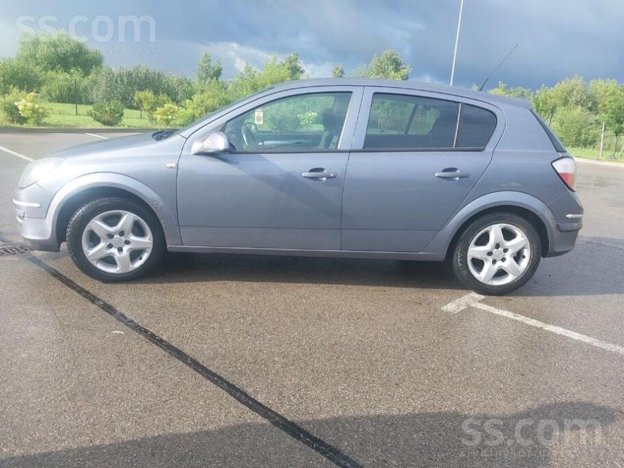 Pelēks Opel Astra 2004 Jelgava, ar dzinēja tilpumu 1.70 L un nobraukumu 315 tūkst. km par 1250 €, foto 4 vietnē AUTOMOTO.COM.LV