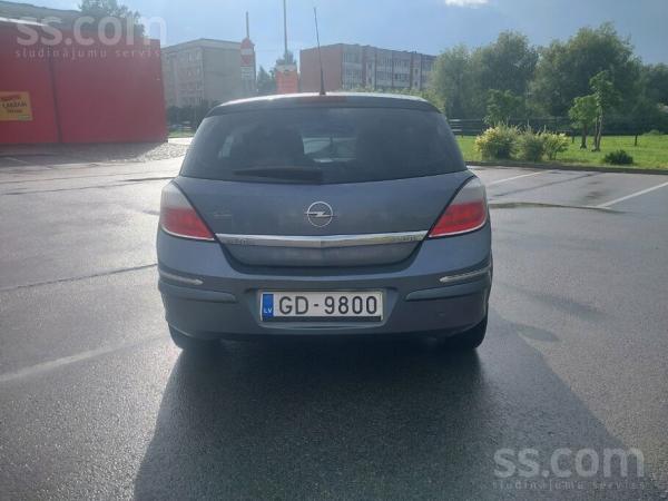 Pelēks Opel Astra 2004 Jelgava, ar dzinēja tilpumu 1.70 L un nobraukumu 315 tūkst. km par 1250 €, foto 4 vietnē AUTOMOTO.COM.LV