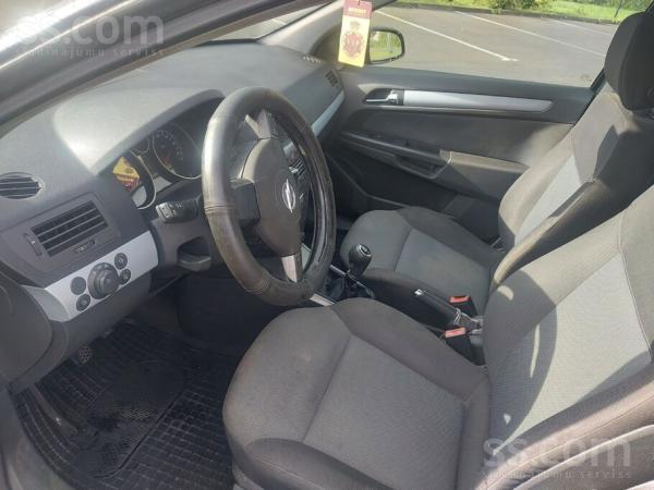 Pelēks Opel Astra 2004 Jelgava, ar dzinēja tilpumu 1.70 L un nobraukumu 315 tūkst. km par 1250 €, foto 6 vietnē AUTOMOTO.COM.LV