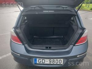 Pelēks Opel Astra 2004 Jelgava, ar dzinēja tilpumu 1.70 L un nobraukumu 315 tūkst. km par 1250 €, foto 9 vietnē AUTOMOTO.COM.LV