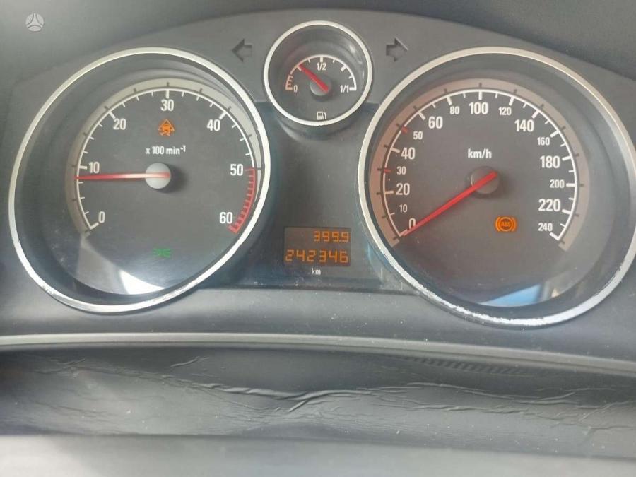 Pelēks Opel Astra 2004 Radviliškis, ar dzinēja tilpumu 1.69 L un nobraukumu 242 tūkst. km par 600 €, foto 3 vietnē AUTOMOTO.COM.LV