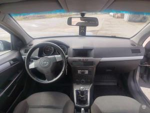 Pelēks Opel Astra 2004 Radviliškis, ar dzinēja tilpumu 1.69 L un nobraukumu 242 tūkst. km par 600 €, foto 5 vietnē AUTOMOTO.COM.LV