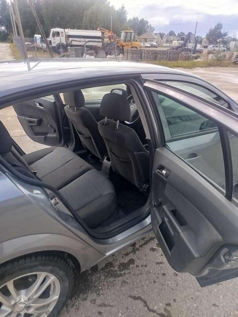 Pelēks Opel Astra 2004 Radviliškis, ar dzinēja tilpumu 1.69 L un nobraukumu 242 tūkst. km par 600 €, foto 7 vietnē AUTOMOTO.COM.LV