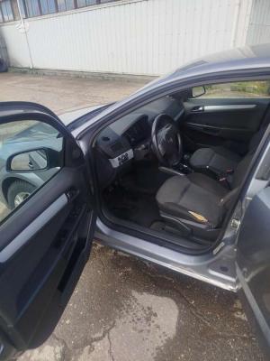 Pelēks Opel Astra 2004 Radviliškis, ar dzinēja tilpumu 1.69 L un nobraukumu 242 tūkst. km par 600 €, foto 8 vietnē AUTOMOTO.COM.LV