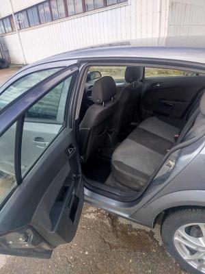 Pelēks Opel Astra 2004 Radviliškis, ar dzinēja tilpumu 1.69 L un nobraukumu 242 tūkst. km par 600 €, foto 9 vietnē AUTOMOTO.COM.LV