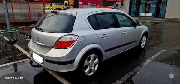Pelēks Opel Astra 2004 Viļņa, ar dzinēja tilpumu 1.80 L un nobraukumu 214 tūkst. km par 1850 €, foto 3 vietnē AUTOMOTO.COM.LV