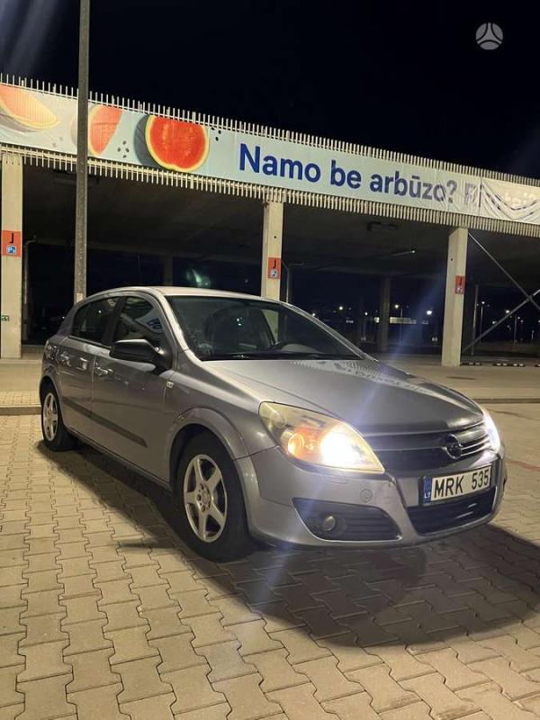 Pelēks Opel Astra 2004 Viļņa, ar dzinēja tilpumu 1.69 L un nobraukumu 230 tūkst. km par 850 €, foto 2 vietnē AUTOMOTO.COM.LV