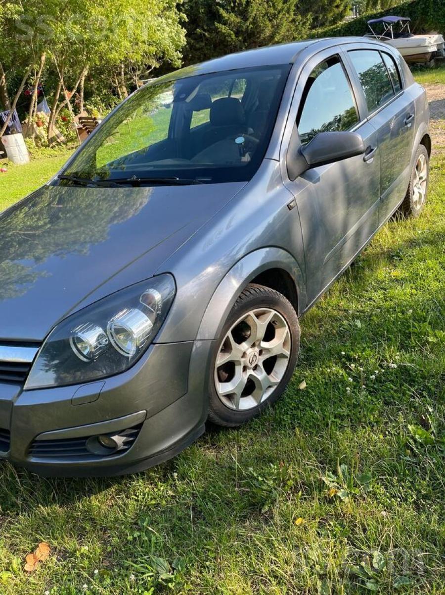 Grey Opel Astra 2004 in Riga, with an engine capacity of 1.70 L and mileage of 355 thousand km for 1000 €, photo 3 on AUTOMOTO.COM.LV