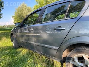 Grey Opel Astra 2004 in Riga, with an engine capacity of 1.70 L and mileage of 355 thousand km for 1000 €, photo 4 on AUTOMOTO.COM.LV