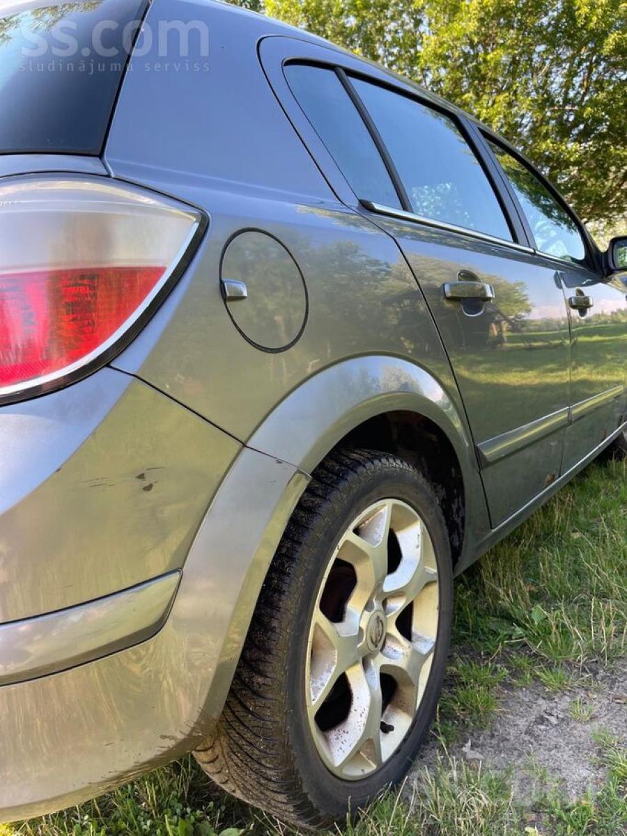 Grey Opel Astra 2004 in Riga, with an engine capacity of 1.70 L and mileage of 355 thousand km for 1000 €, photo 5 on AUTOMOTO.COM.LV