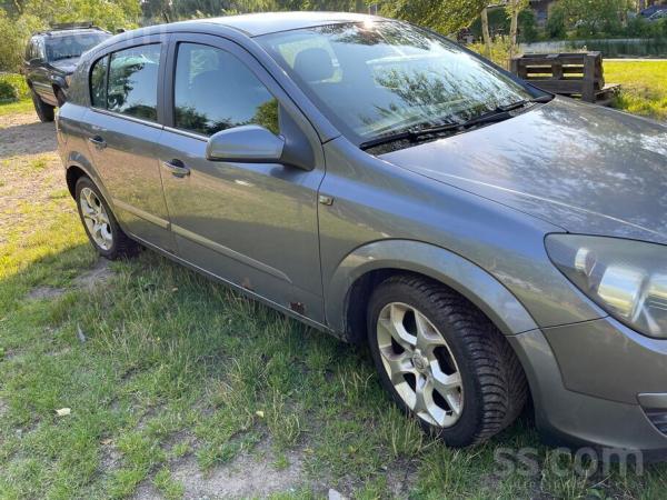 Серый Опель Астра 2004 в Рига, объемом двигателя 1.70 л и пробегом 355 тыс. км за 1000 €, фото 7 на AUTOMOTO.COM.LV