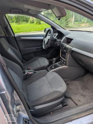 Pelēks Opel Astra 2004 Klaipėda, ar dzinēja tilpumu 1.70 L un nobraukumu 235 tūkst. km par 500 €, foto 7 vietnē AUTOMOTO.COM.LV