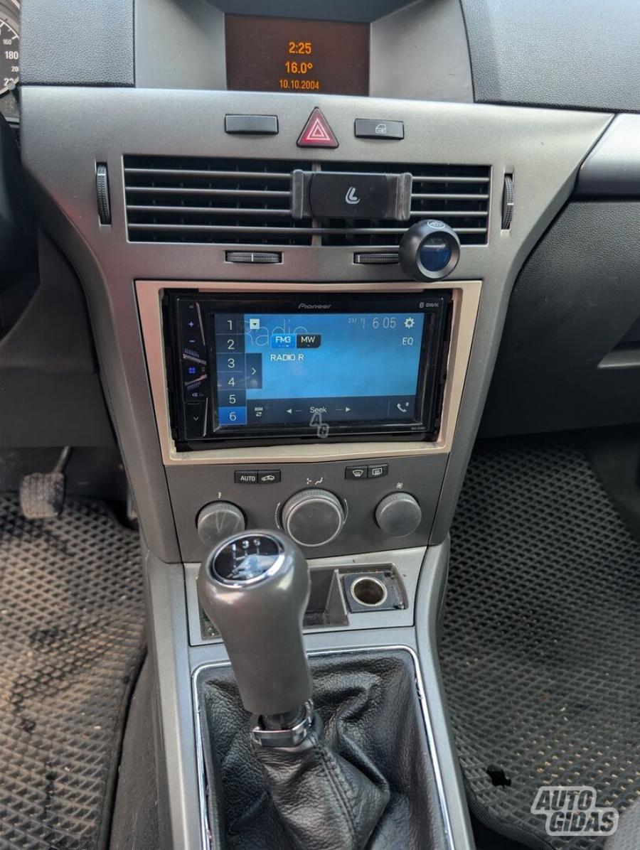 Pelēks Opel Astra 2004 Klaipėda, ar dzinēja tilpumu 1.70 L un nobraukumu 235 tūkst. km par 500 €, foto 9 vietnē AUTOMOTO.COM.LV