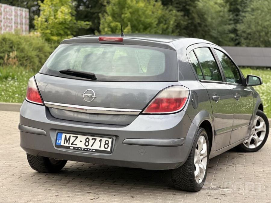 Grey Opel Astra 2004 in Jelgava, with an engine capacity of 1.70 L and mileage of 0 thousand km for 1450 €, photo 6 on AUTOMOTO.COM.LV