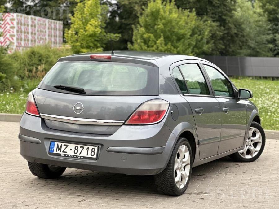 Grey Opel Astra 2004 in Jelgava, with an engine capacity of 1.70 L and mileage of 0 thousand km for 1450 €, photo 7 on AUTOMOTO.COM.LV
