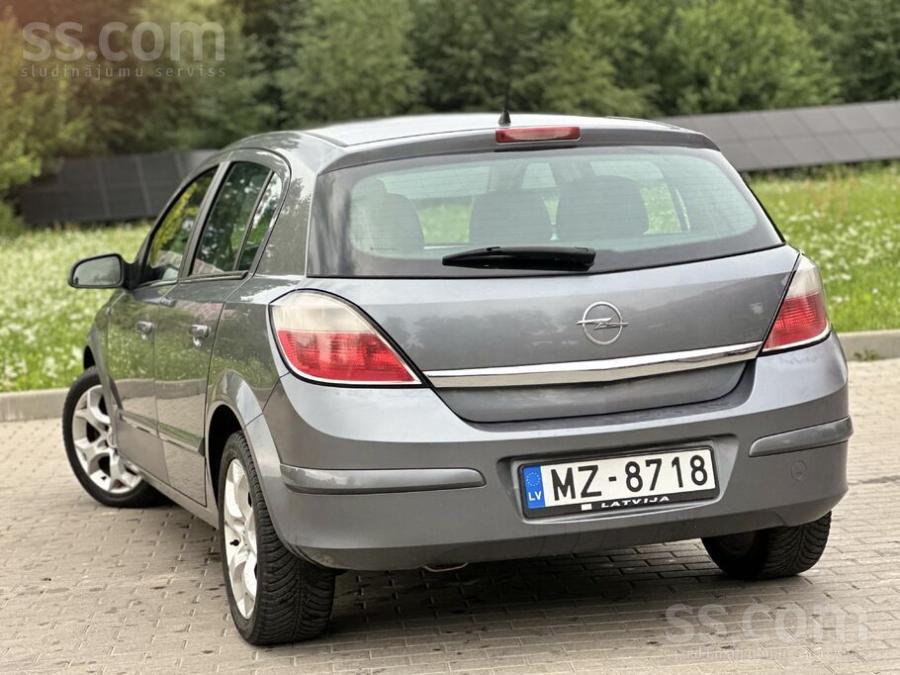 Grey Opel Astra 2004 in Jelgava, with an engine capacity of 1.70 L and mileage of 0 thousand km for 1450 €, photo 8 on AUTOMOTO.COM.LV