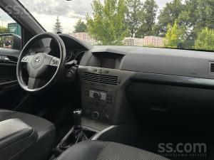 Grey Opel Astra 2004 in Jelgava, with an engine capacity of 1.70 L and mileage of 0 thousand km for 1450 €, photo 14 on AUTOMOTO.COM.LV