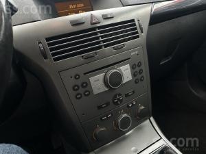 Grey Opel Astra 2004 in Jelgava, with an engine capacity of 1.70 L and mileage of 0 thousand km for 1450 €, photo 17 on AUTOMOTO.COM.LV