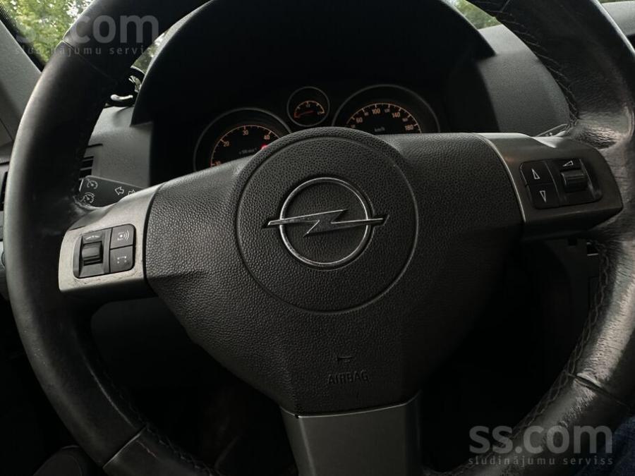 Grey Opel Astra 2004 in Jelgava, with an engine capacity of 1.70 L and mileage of 0 thousand km for 1450 €, photo 18 on AUTOMOTO.COM.LV